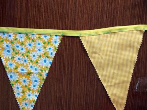 How to Make Bunting Flags - the ultimate tutorial - Sew in Love